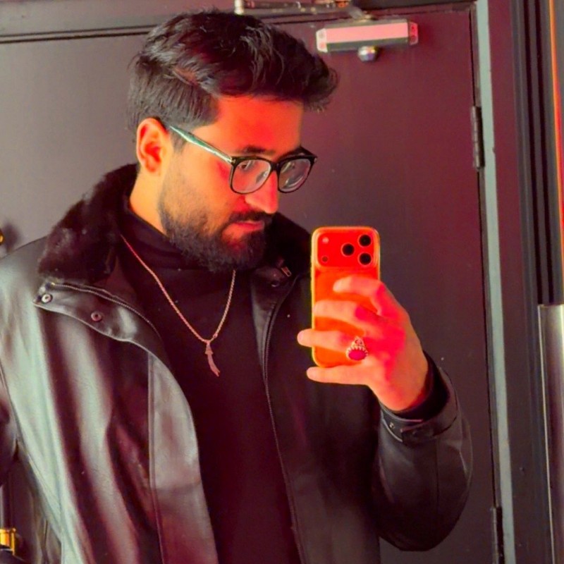 Dr Zeeshan Haider👑🇬🇧 (@beingzeeshoo) | Snapchat Stories, Spotlight & Lenses