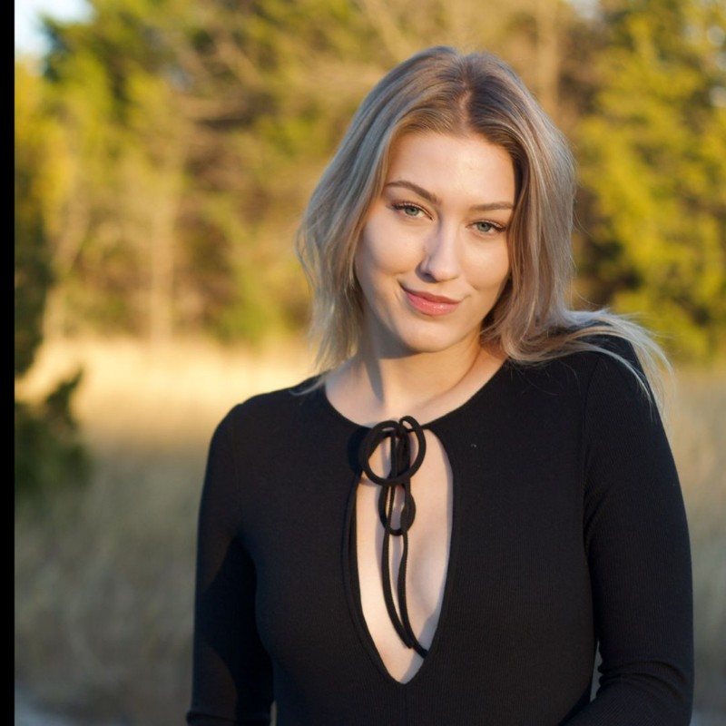 caroline baniewicz (@carolinebano) | Snapchat Stories, Spotlight & Lenses
