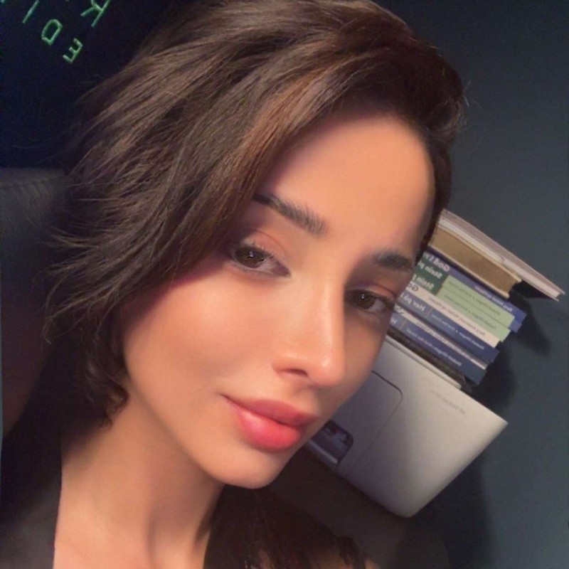 Didi خديجة اليافعي (@didi.1993) | Snapchat Stories, Spotlight & Lenses