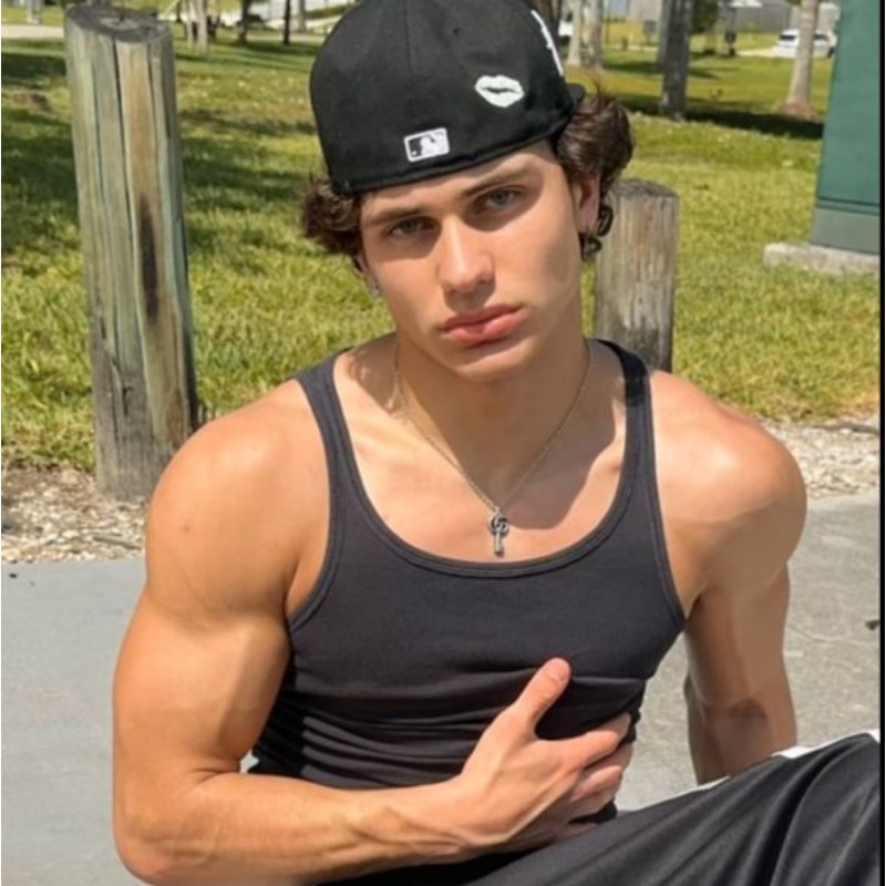 Ryan G (@gucciryan00) | Snapchat Stories, Spotlight & Lenses