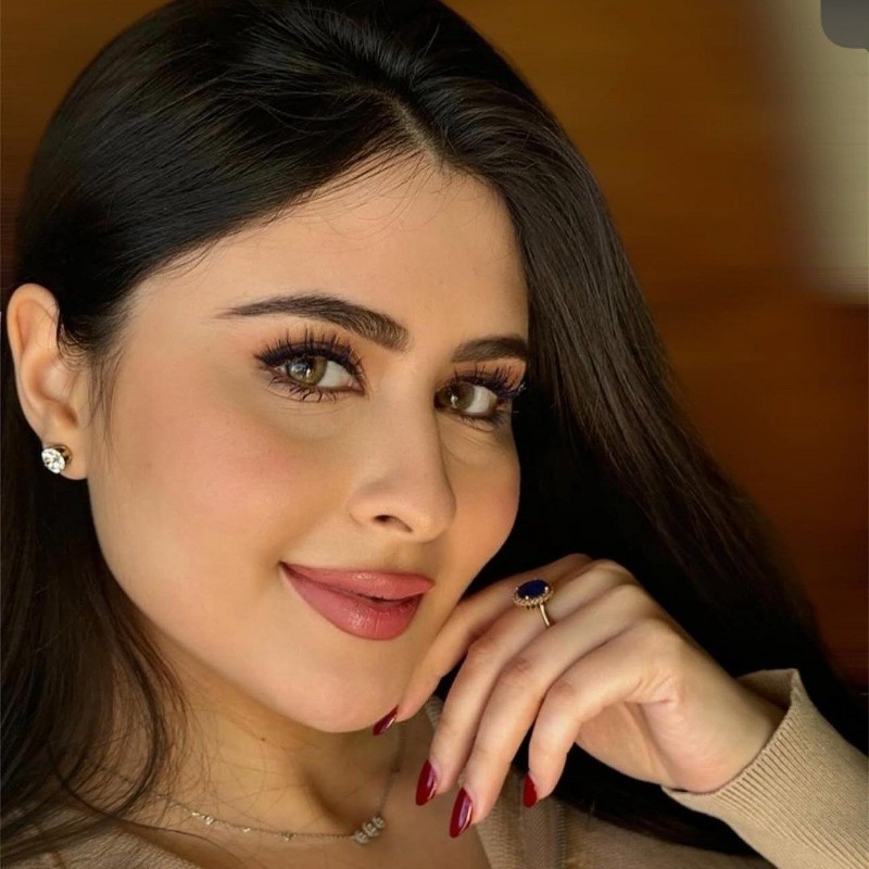 Ines Sari (@ines_sari) | Snapchat Stories, Spotlight & Lenses