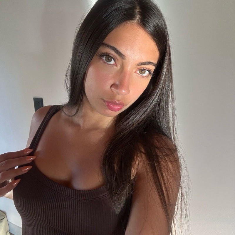 Juliette Granette (@juliette.grnt) | Snapchat Stories, Spotlight & Lenses