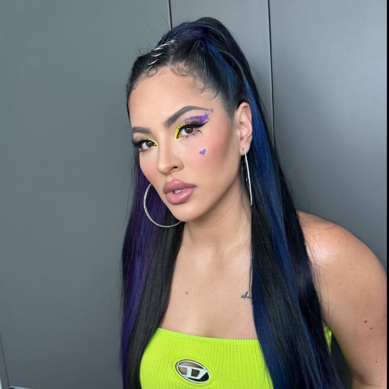 Karla Bustillos (@karlabustilloos) | Snapchat Stories, Spotlight & Lenses