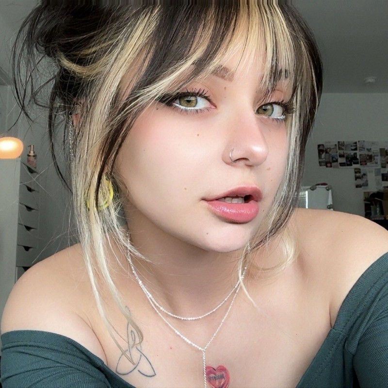 Links (@linksgroupie) | Snapchat Stories, Spotlight & Lenses