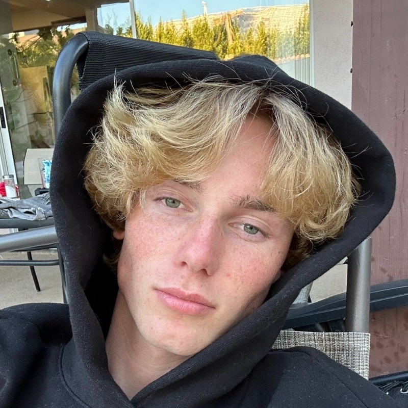 nick hoox (@nickhoox) | Snapchat Stories, Spotlight & Lenses