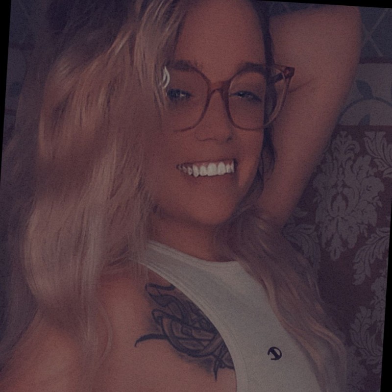 Renee 🩵 (@reneemarie_28) | Snapchat Stories, Spotlight & Lenses