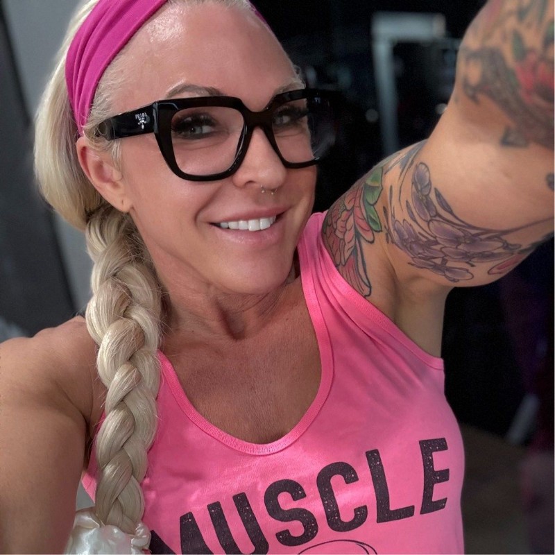 Scarlett Deville (@scarlettdxoxo) | Snapchat Stories, Spotlight & Lenses