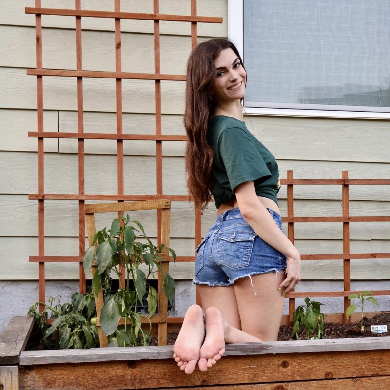 Davina Gold (@thedavinagold) | Snapchat Stories, Spotlight & Lenses