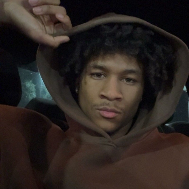 Dorian (@therealdorian44) | Snapchat Stories, Spotlight & Lenses