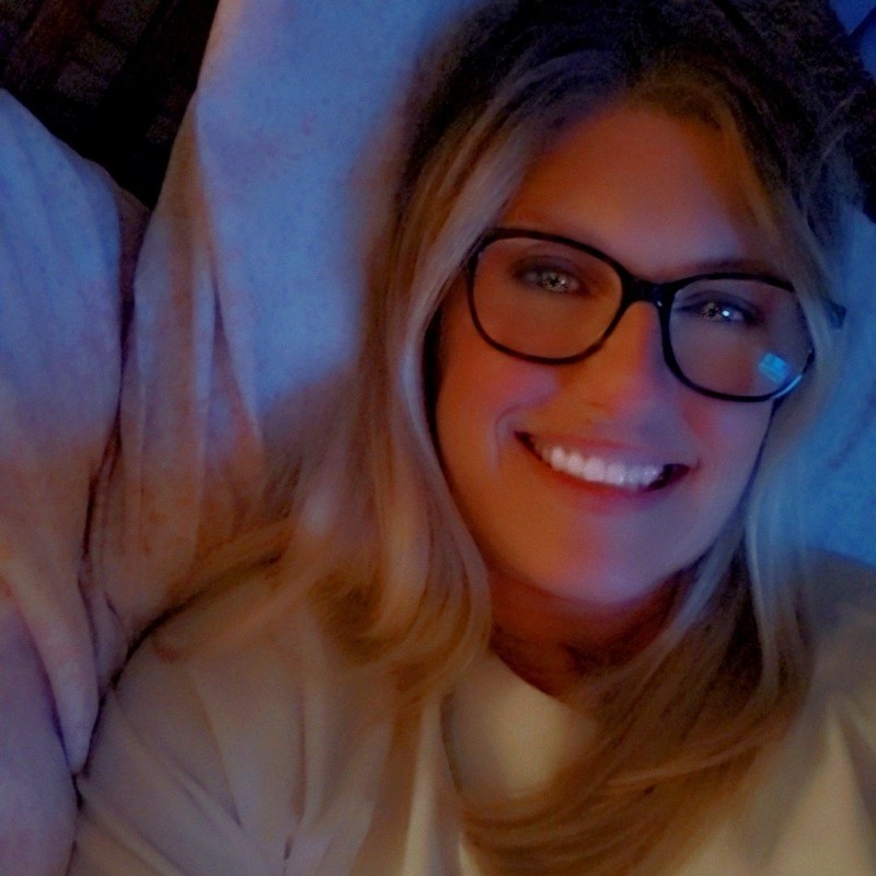 Tina Swanson (@tnaswanny) | Snapchat Stories, Spotlight & Lenses