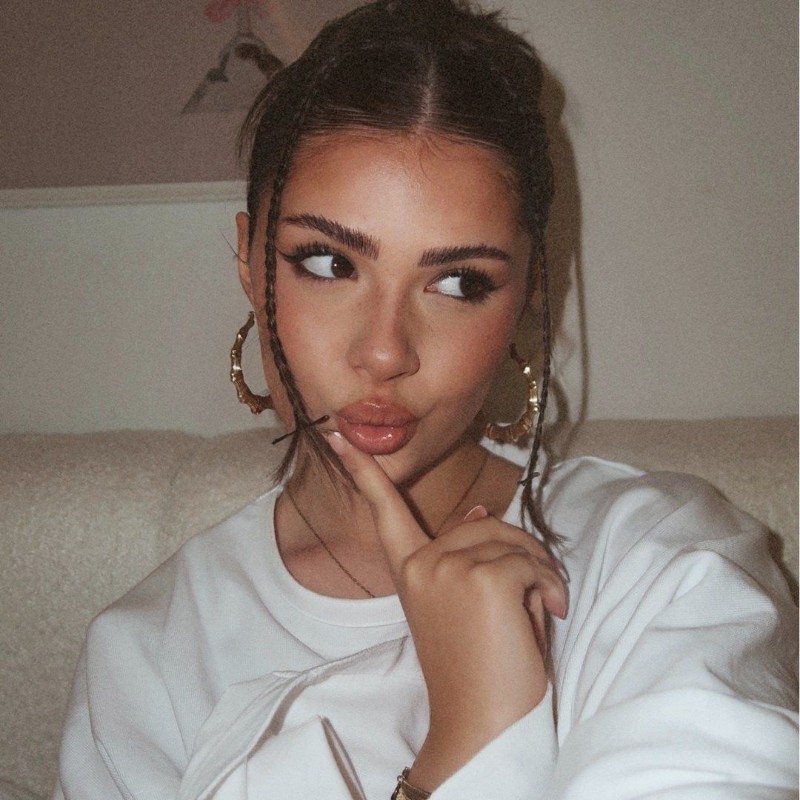 Valentina Sophie (@vali.rsn) | Snapchat Stories, Spotlight & Lenses