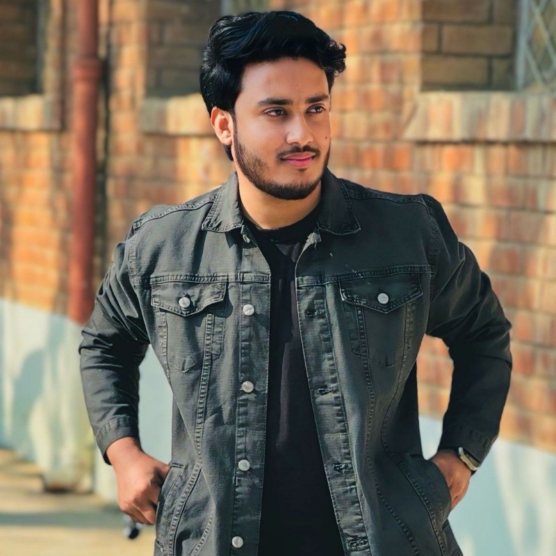 Zeeshan Usman (@zeeshan_usman2) | Snapchat Stories, Spotlight & Lenses