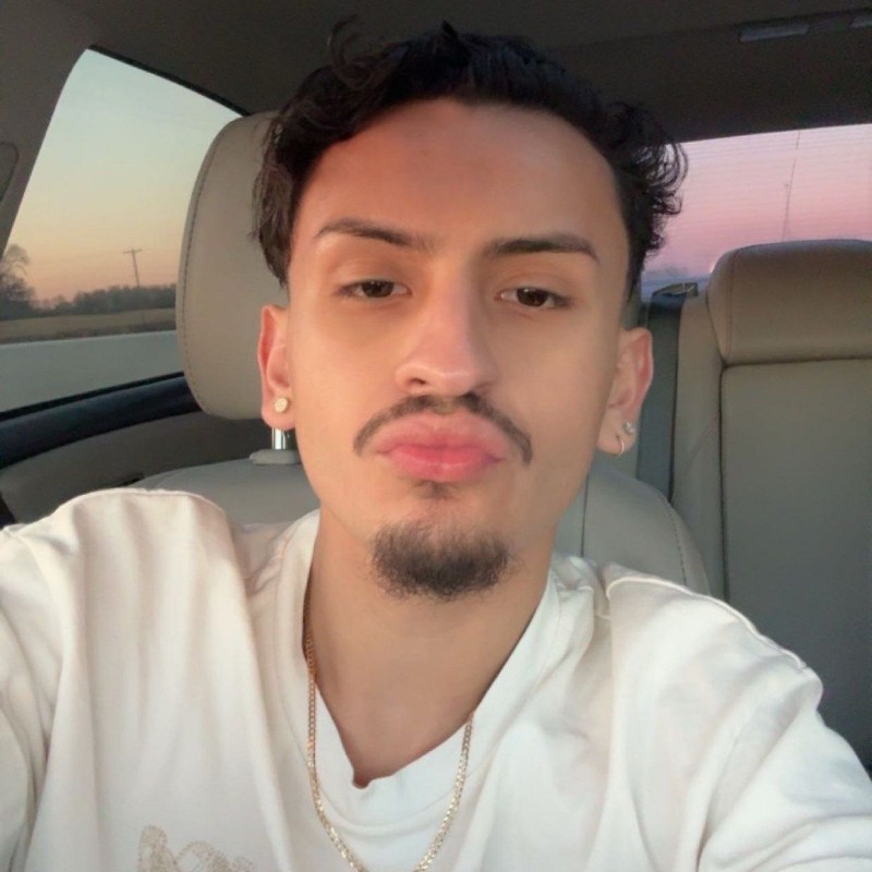 Alex Ledesma (@aalexledesmaa) | Snapchat Stories, Spotlight & Lenses