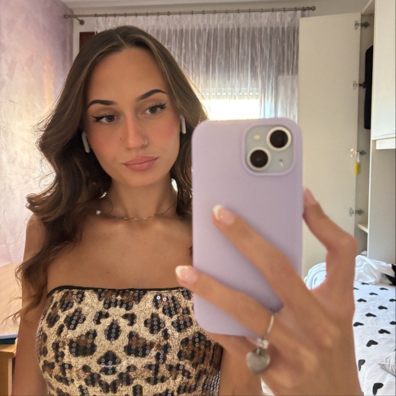 amanda 🍒 (@aamandaromanoo) | Snapchat Stories, Spotlight & Lenses