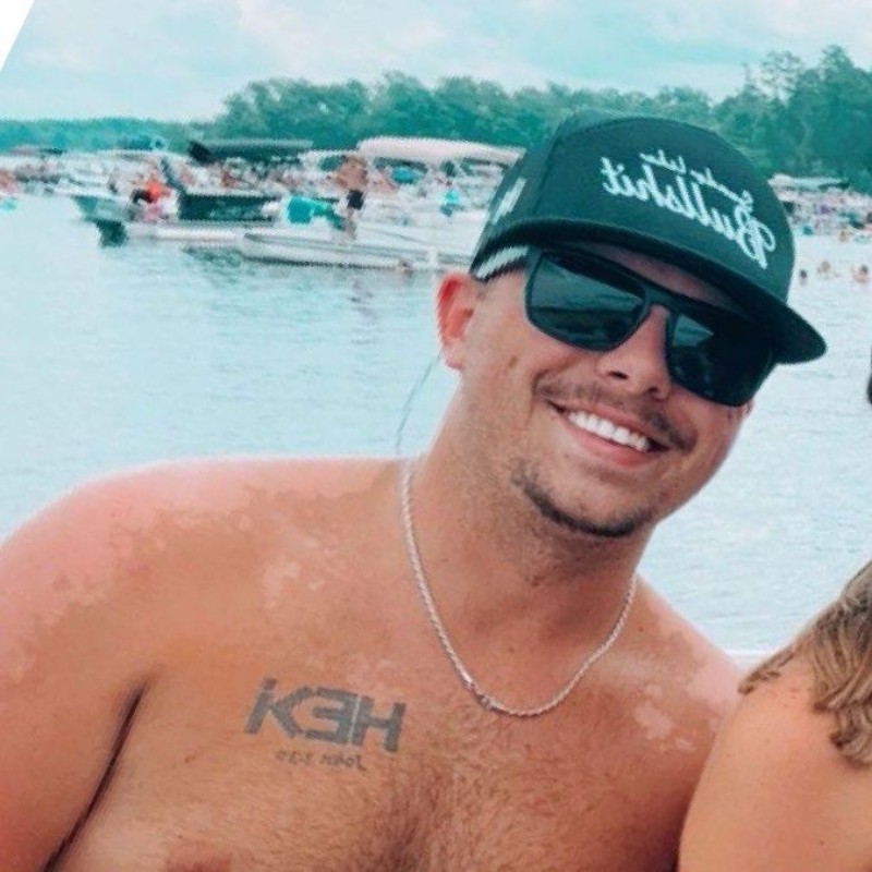 andrew robbins🌪️ (@aarobbins19) | Snapchat Stories, Spotlight & Lenses