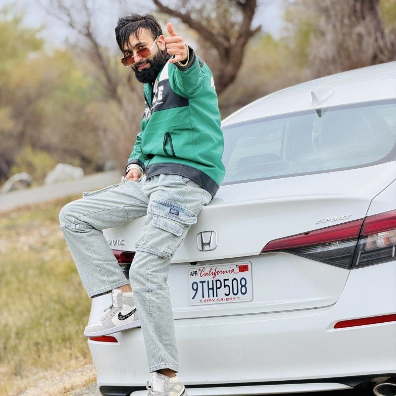 ARSH CHoDRY🇺🇸 (@aarsh_chodry) | Snapchat Stories, Spotlight & Lenses