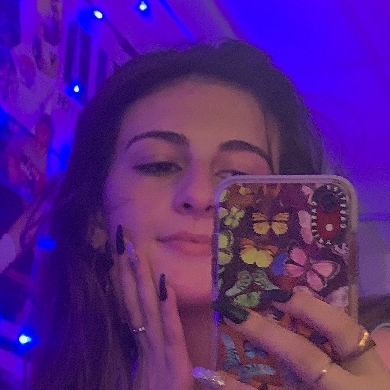 abby (@abbymorinn) | Snapchat Stories, Spotlight & Lenses