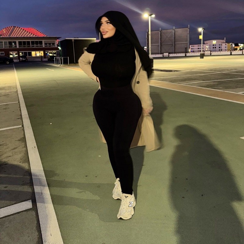 Abir Zrk (@abir.zrkk) | Snapchat Stories, Spotlight & Lenses