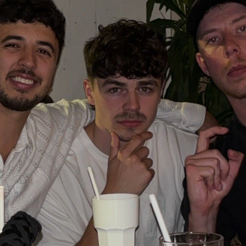 AB (@abuttle) | Snapchat Stories, Spotlight & Lenses