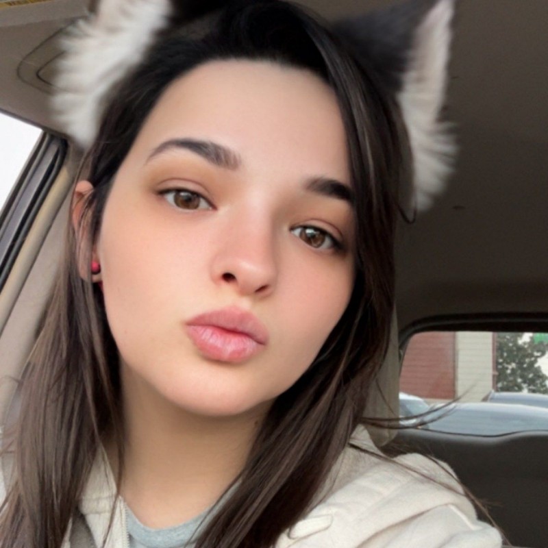 Chelsea Lynn (@adornedbychels) | Snapchat Stories, Spotlight & Lenses