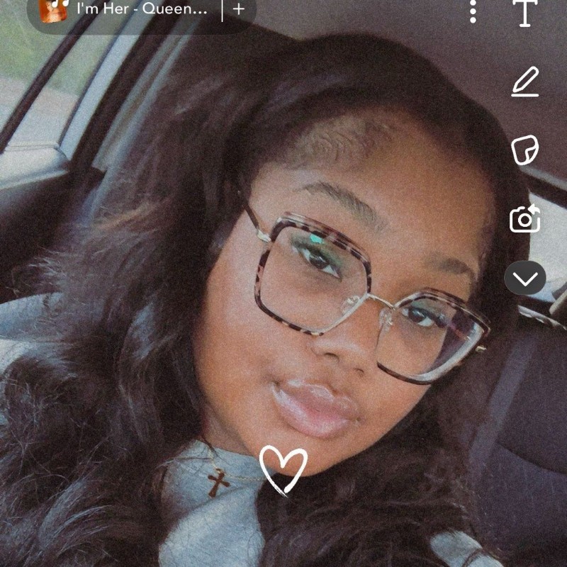 Adriauna💛 (@adriauna.k) | Snapchat Stories, Spotlight & Lenses