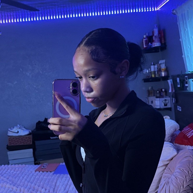 adore (@adxreadxre) | Snapchat Stories, Spotlight & Lenses