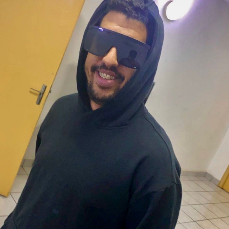 Ahmat_Le_Pétrolier (@ahmat_petrolier) | Snapchat Stories, Spotlight ...