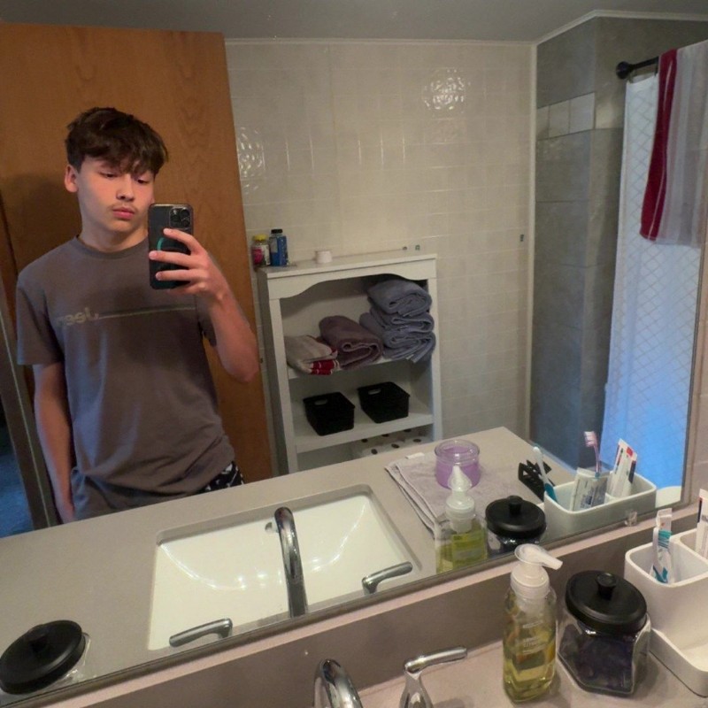 𝓐𝓲𝓭𝓮𝓷🍂 (@aidensuess20779) | Snapchat Stories, Spotlight & Lenses