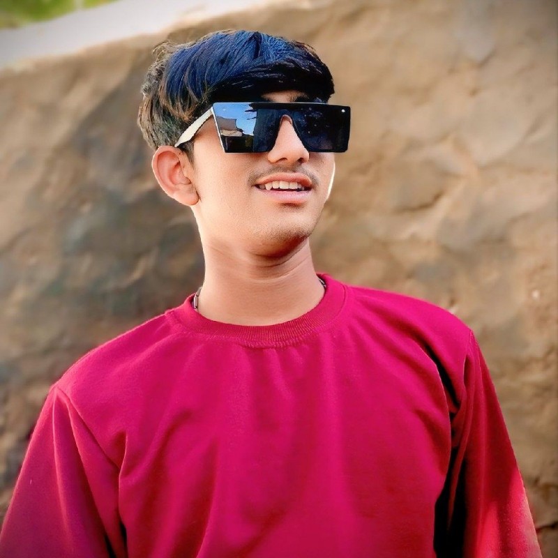 Sumit Rathod 🖤08 (@akansharaj1973) | Snapchat Stories, Spotlight & Lenses