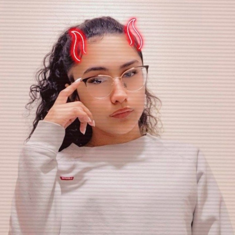Aki Knives (@akiknives) | Snapchat Stories, Spotlight & Lenses