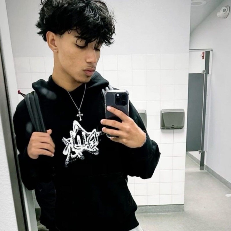 alan hernandes (@alan_hvz) | Snapchat Stories, Spotlight & Lenses