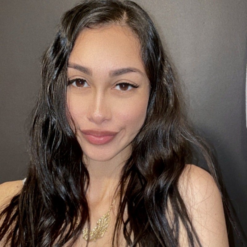 Alba Yvette (@albayvettex3) | Snapchat Stories, Spotlight & Lenses