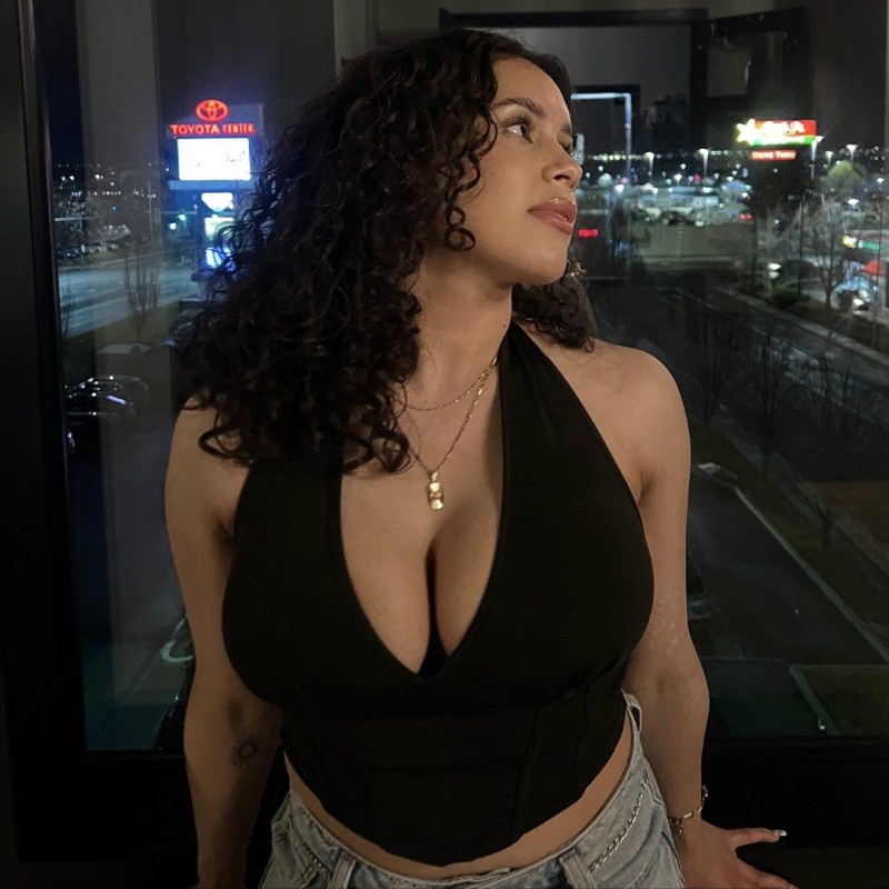 Alejandra Negrete (@alejandrasweet6) | Snapchat Stories, Spotlight & Lenses