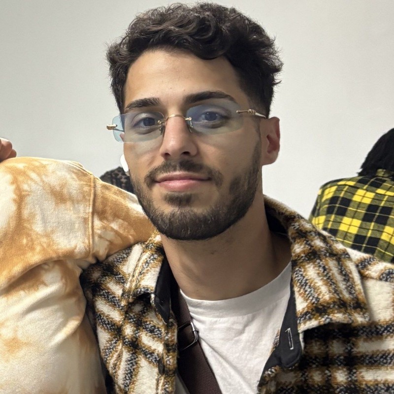 Alex (@alex-givenchy) | Snapchat Stories, Spotlight & Lenses