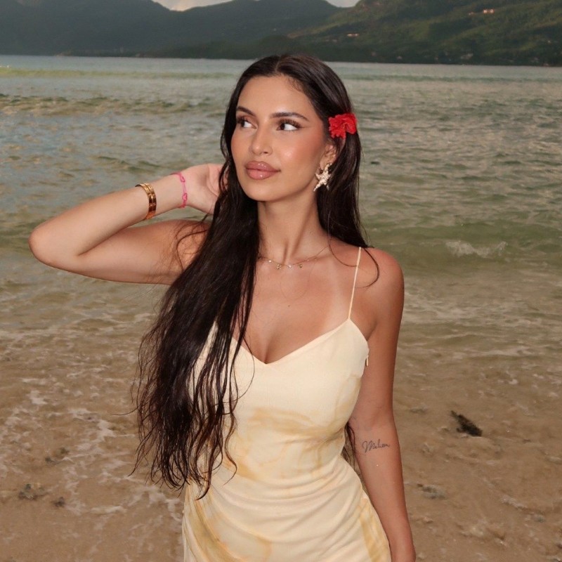 Alisa Cayenne (@alisacayenne) | Snapchat Stories, Spotlight & Lenses