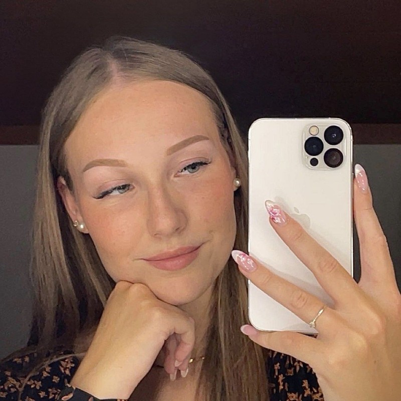 Алиса🇷🇺🇰🇿 (@alisenisabel) | Snapchat Stories, Spotlight & Lenses