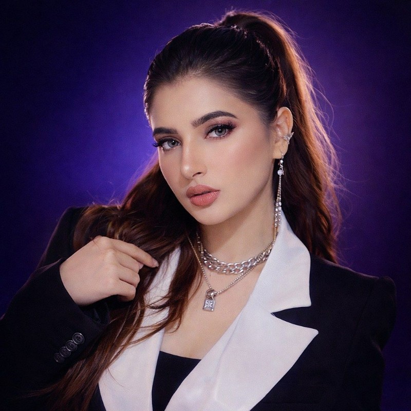 Ally Cy (@allee395) | Snapchat Stories, Spotlight & Lenses