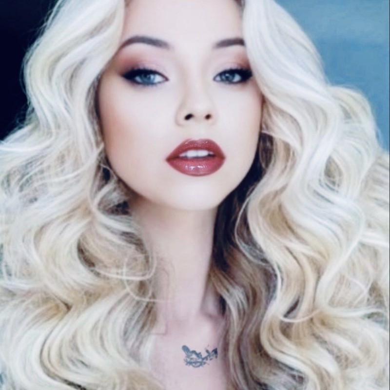 Allison Devlin (@allieblackstead) | Snapchat Stories, Spotlight & Lenses