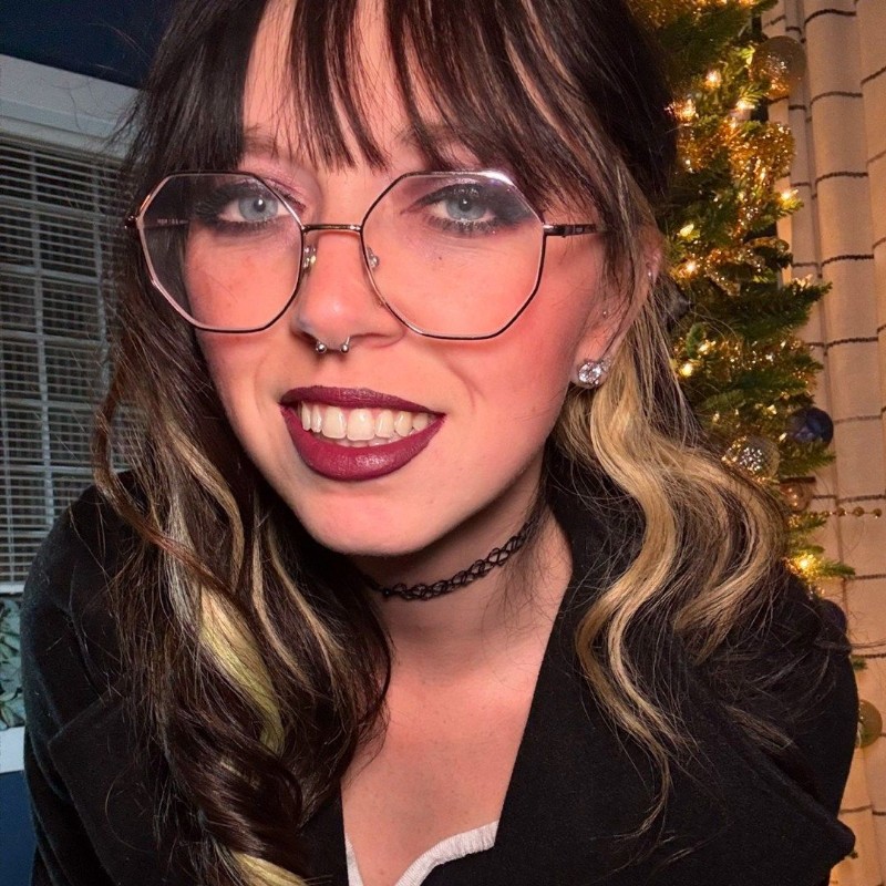 Alli Moona (@allimoona01) | Snapchat Stories, Spotlight & Lenses