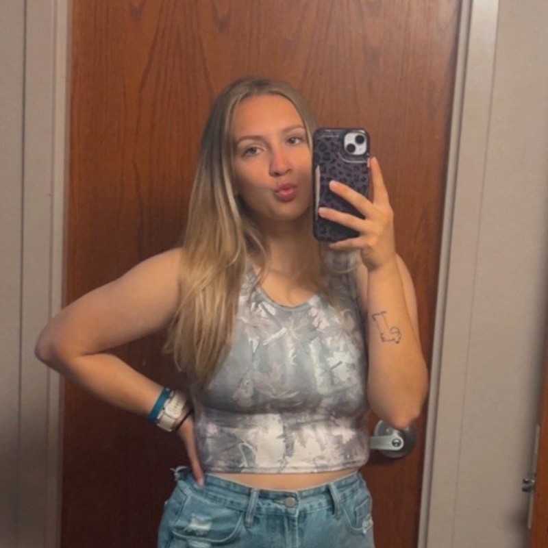 alyssa💛🤩(@alyssaeitnier) | เรื่องราว Snapchat ตลอดจน Spotlight และเลนส์