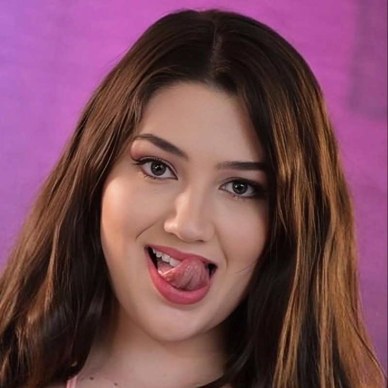 Alyx Star (@alyxxstarrrr) | Snapchat Stories, Spotlight & Lenses