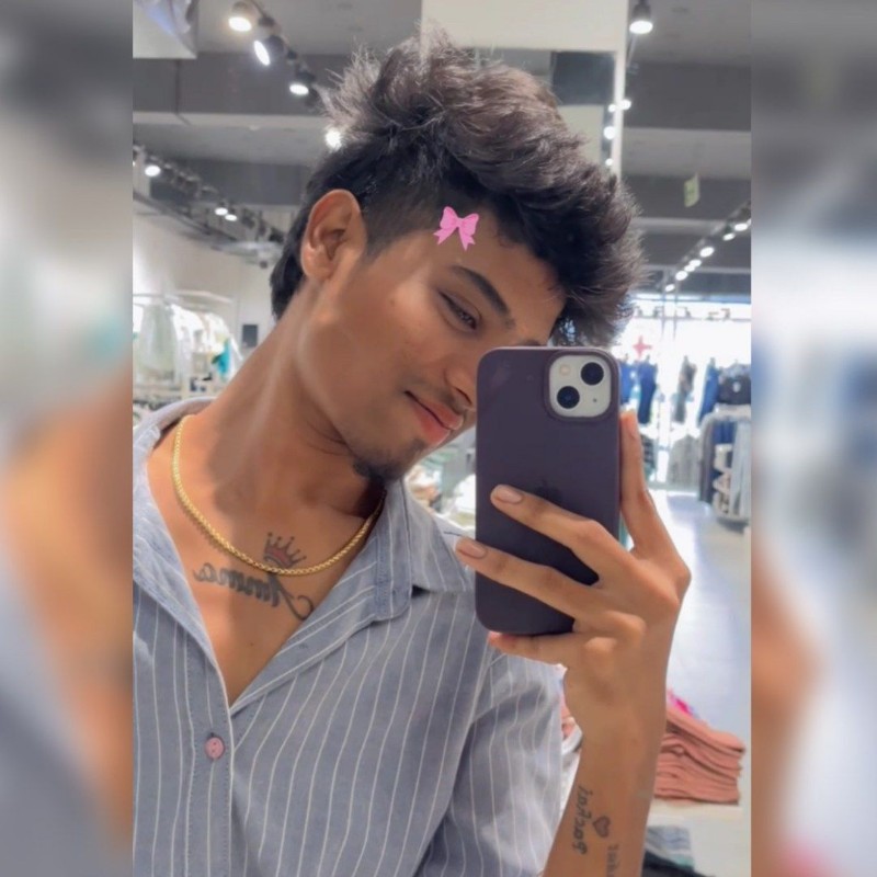 Vicky💙🥂 (@am_vicky11) | Snapchat Stories, Spotlight & Lenses