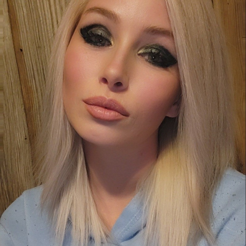 AMANDA.KAY (@amanda.kay36) | Snapchat Stories, Spotlight & Lenses