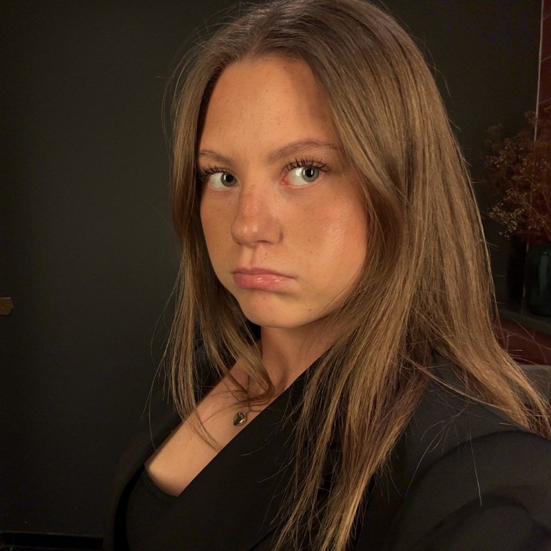 Amanda Beth (@amandalouiset.b) | Snapchat Stories, Spotlight & Lenses