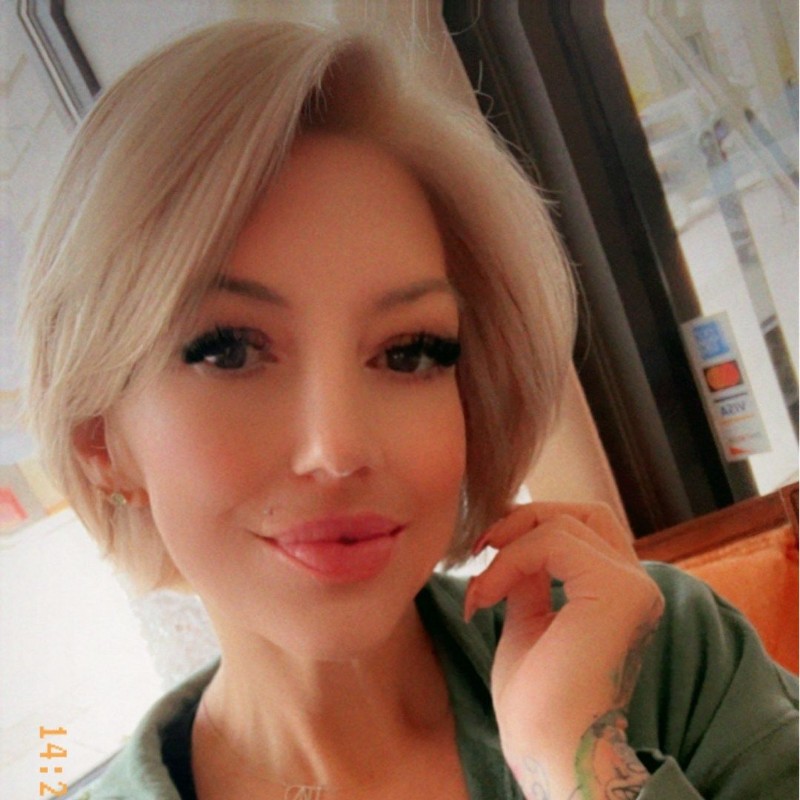 Amber Carey (@amberrrdawn) | Snapchat Stories, Spotlight & Lenses