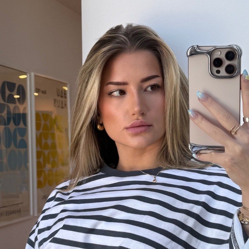 Asta Bush (@ambushab) | Snapchat Stories, Spotlight & Lenses