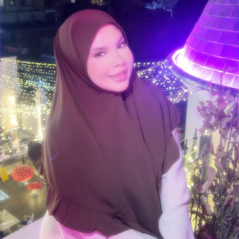 Amira Alhaddar (@amira_alhaddar) | Snapchat Stories, Spotlight & Lenses