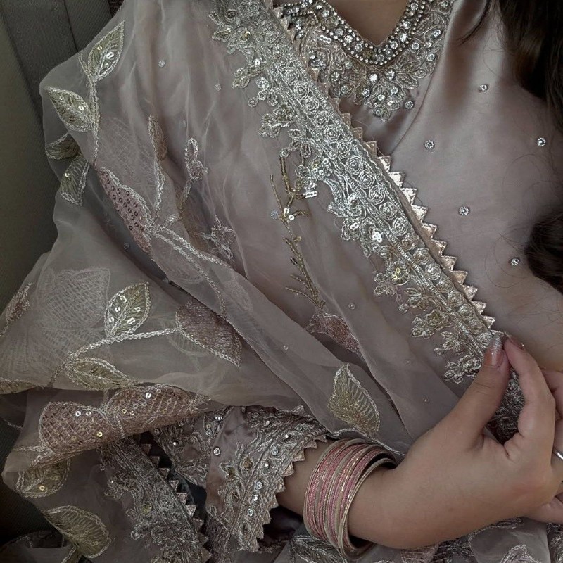 🦢 (@amna.20s) | Snapchat Stories, Spotlight & Lenses