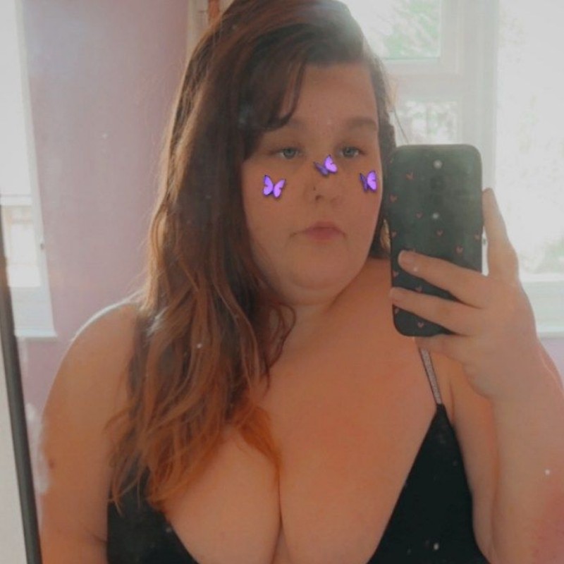 Amy Hart (@amyhart23) | Snapchat Stories, Spotlight & Lenses