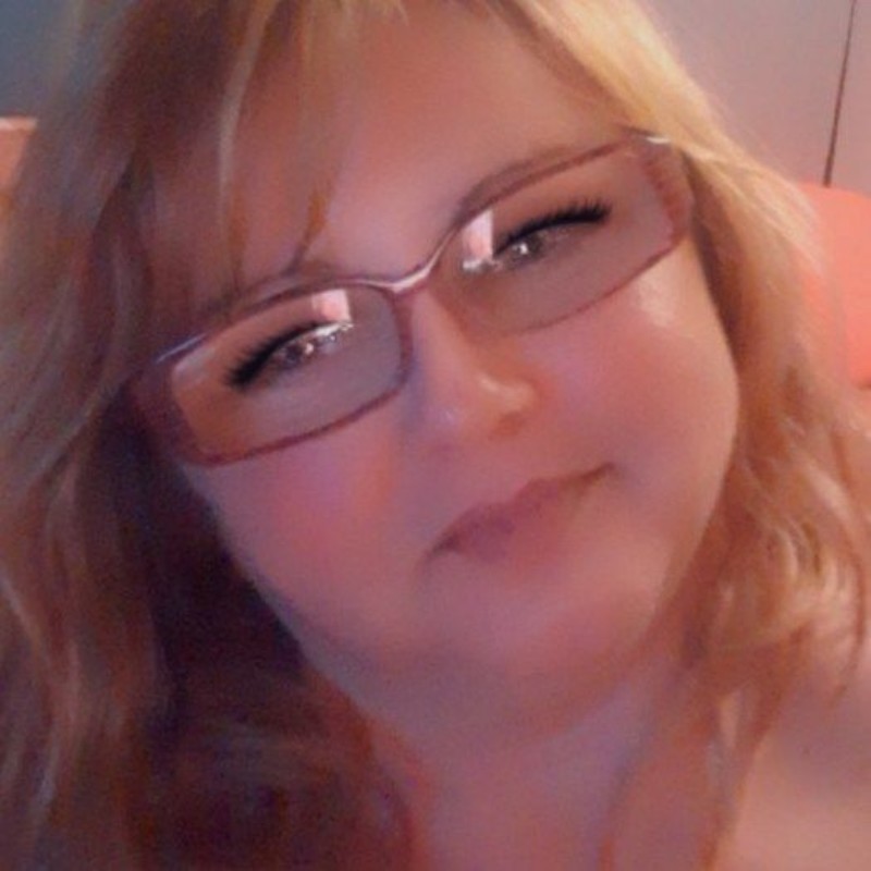 Amy M (@amyluther) | Snapchat Stories, Spotlight & Lenses